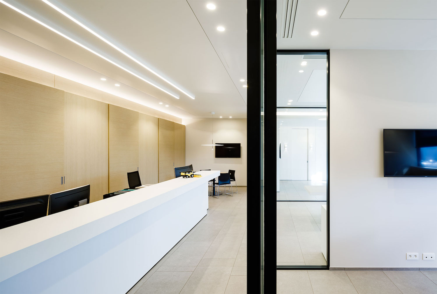 Totaalinrichting van kantoren, winkels en andere openbare gebouwen | De ...